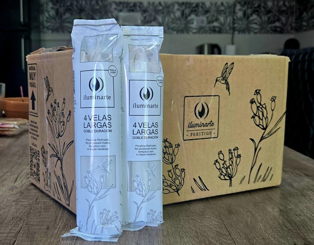 "Vela Iluminarte Pack x 4 Larga: Ilumina tus espacios"